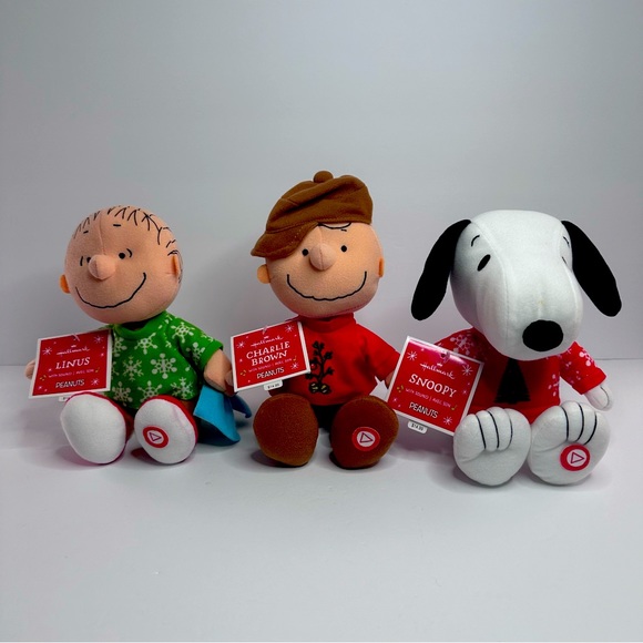 Hallmark | Holiday | The Peanuts Charlie Brown Linus Snoopy Sound Plush ...